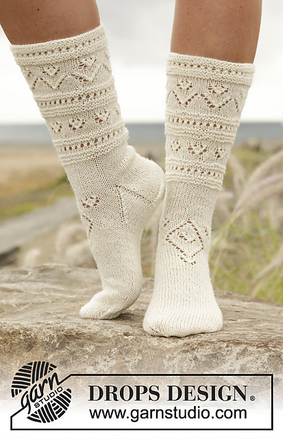 Ravelry: 167-32 Bright Side pattern by DROPS design