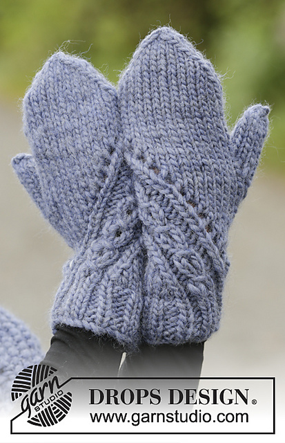 Ravelry: 171-18 A Royal Embrace Mittens pattern by DROPS design