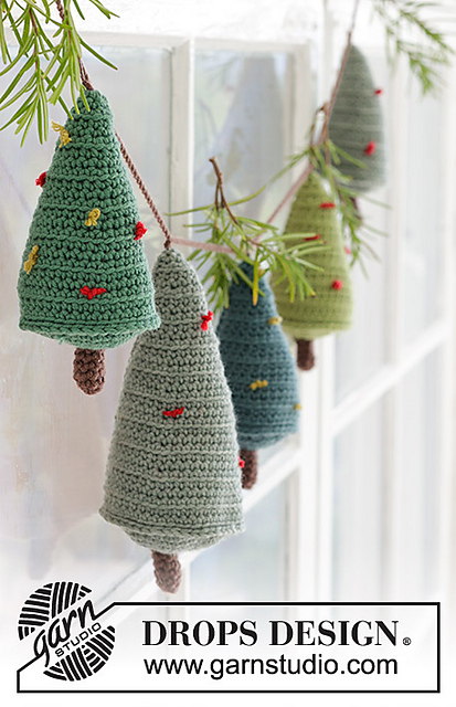 Ravelry: 0-1578 Christmas Woods Garland pattern by DROPS design