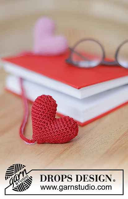 Ravelry: 0-1592 Book Lovers pattern by DROPS design