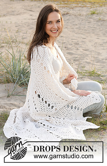 Ravelry: 238-2 Unfolding Wings pattern by DROPS design