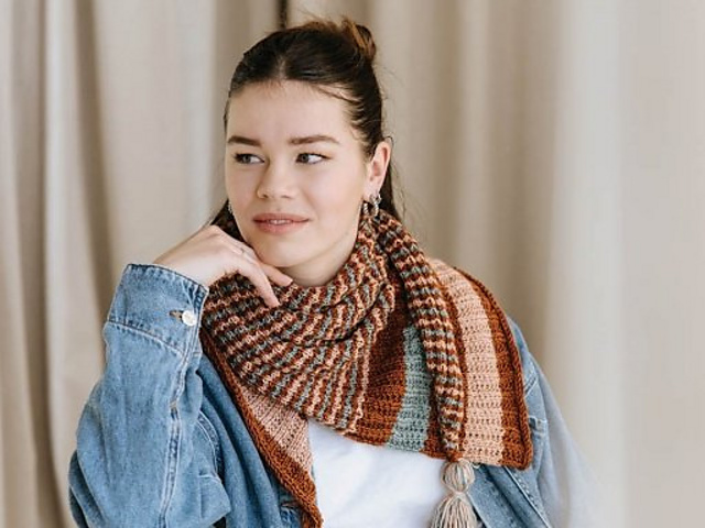 Ravelry: Comfy Caramel Shawl pattern by Durable Yarn