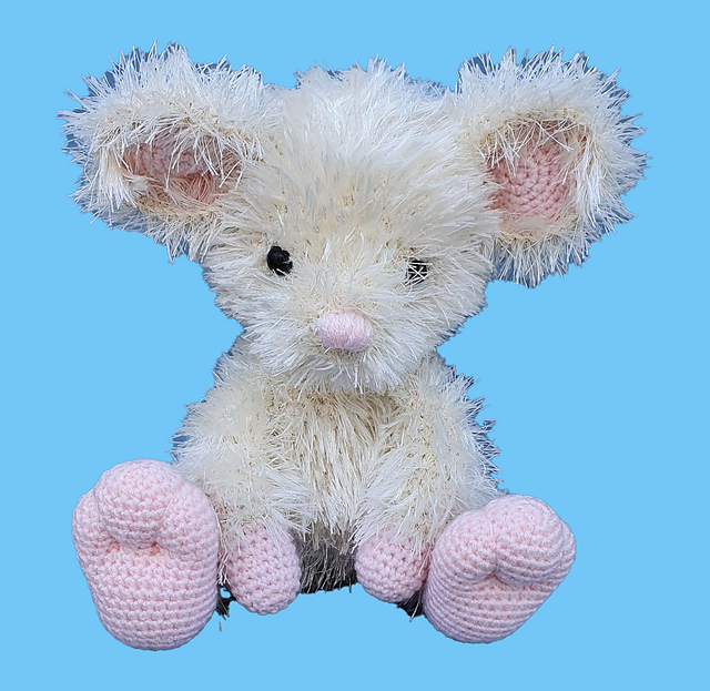 Ravelry: Mini Mientje Mouse pattern by Dylster Design