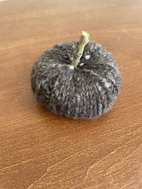 Ravelry: Autumn Pumpkin Squash pattern by Elia P Djellat