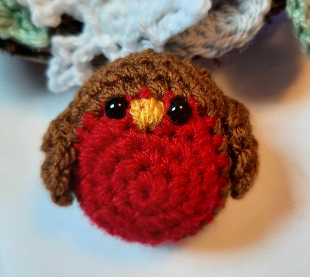 Ravelry: Christmas Robin Amigurumi pattern by Sarah - Edward and Fluff