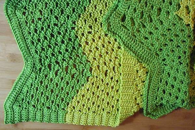 Ravelry: Little Shell Ripple Afghan pattern by Heather Tucker