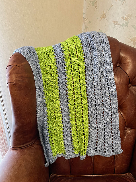 Ravelry: Baby Blue Blanket pattern by Eileen Saccomonto