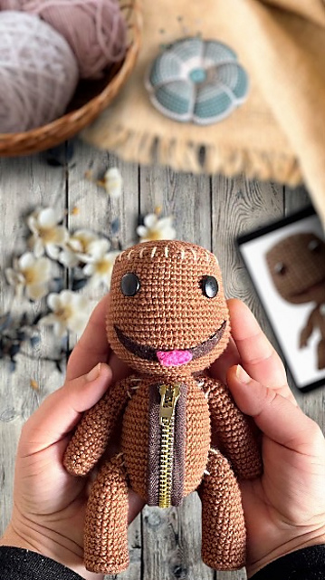 Ravelry: Sackboy - Little Big Planet pattern by El pony tejedor