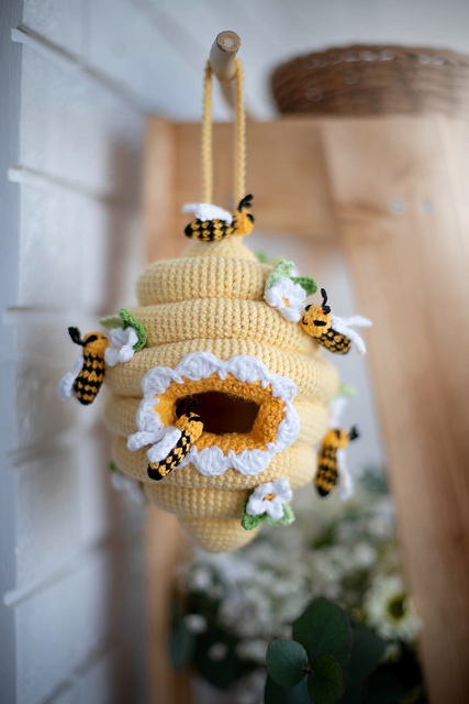 Ravelry: Bee hive pattern by Elena Dorogina