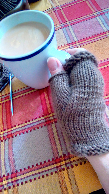 Ravelry: Easy Fingerless Mittens pattern by Jo Ann Walus