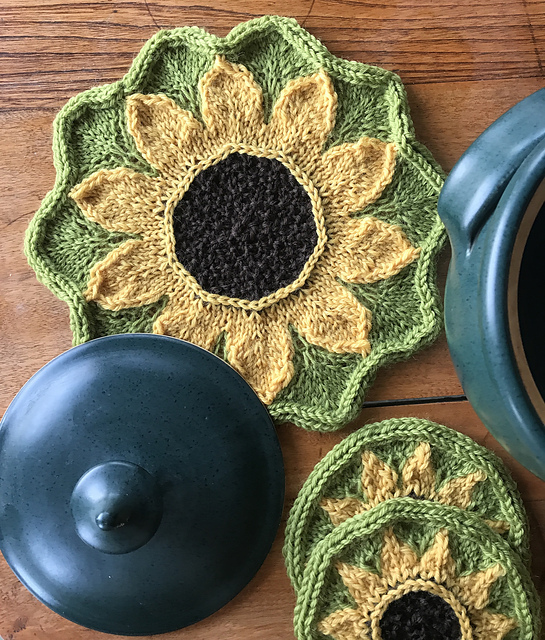 Ravelry: Sunflowers Potholder and Coasters pattern by Janice Allen