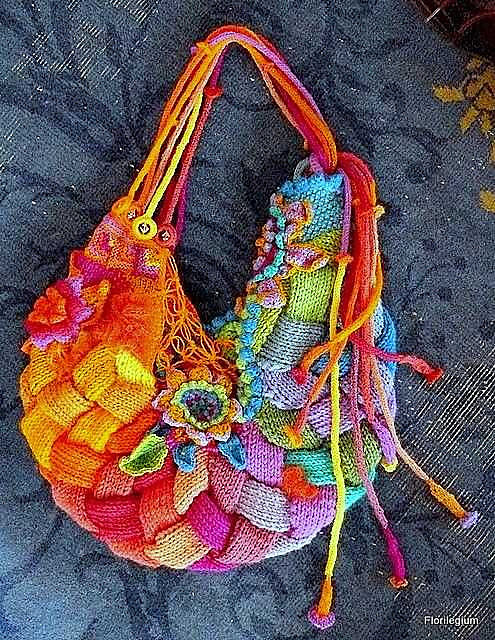 Ravelry: Paternayan Entrelac Purse pattern by Gretchen Nutt