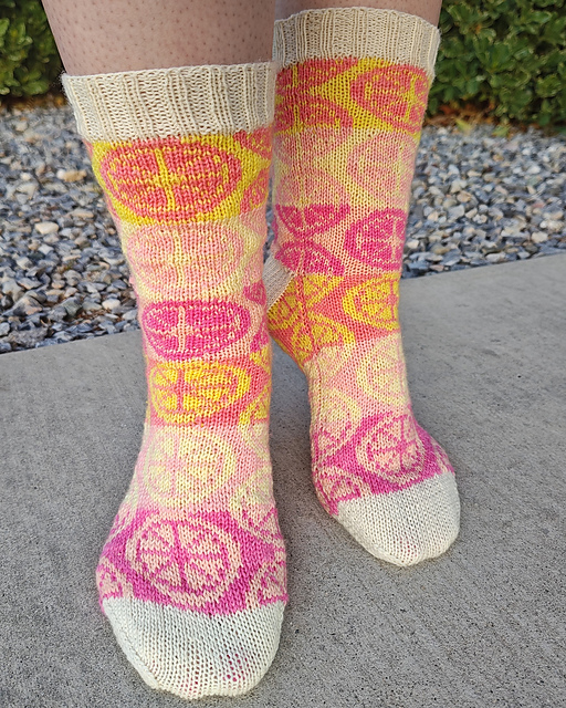 Ravelry: Lemony Pink pattern by Jennifer Beaulieu