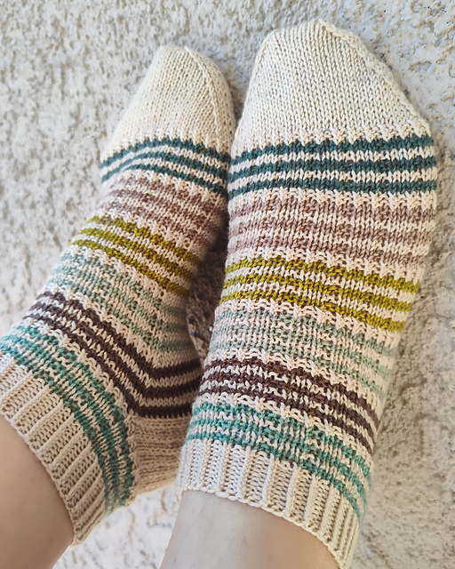 Ravelry: The Ribby Stripey pattern by Jennifer Beaulieu