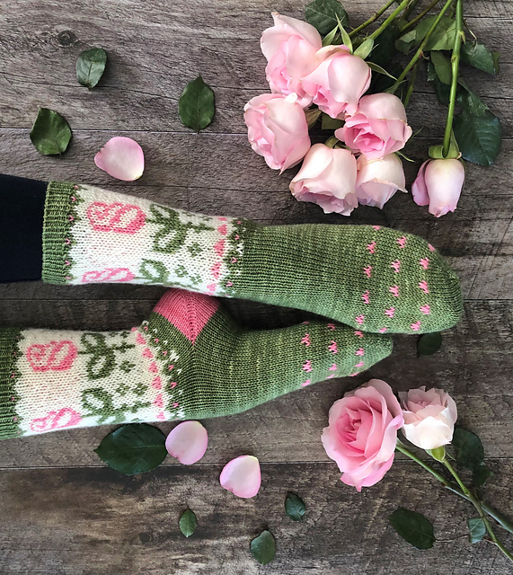 Ravelry: Roseraie pattern by Elyse D'Amours Designs