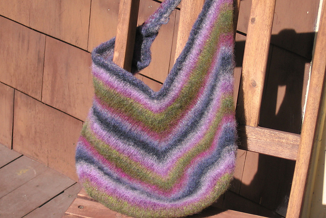 Ravelry: Chevron Bag pattern by Emilee Mooney
