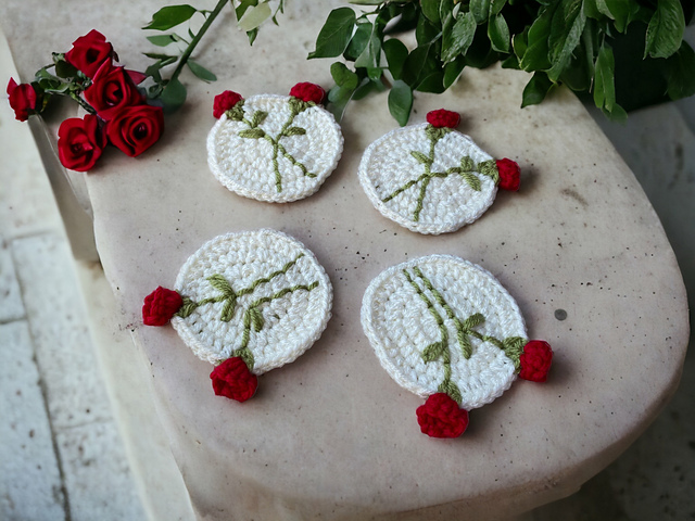 Ravelry: Red Rose Coaster pattern by Emilia Ansell