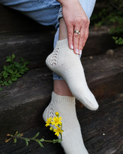 Ravelry: Jolka Socks pattern by Emilia Salej