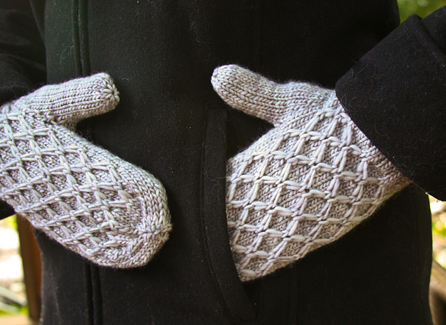 Ravelry: Diamond Lattice Mittens pattern by Emily Ringelman