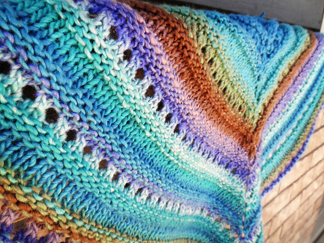 Ravelry: Cadence Shawlette pattern by Emily Straw
