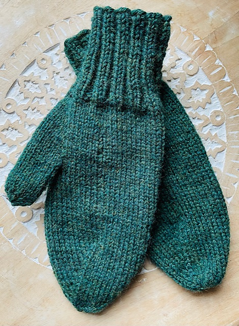 Ravelry: Mom's Mitts pattern by Emily Ann Miller