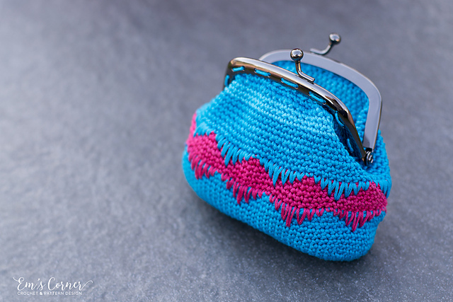 Ravelry: Coin Purse pattern by Emily Truman