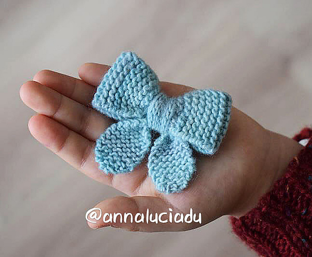 Ravelry: Classic Garter Stitch Bow pattern by Emma Du