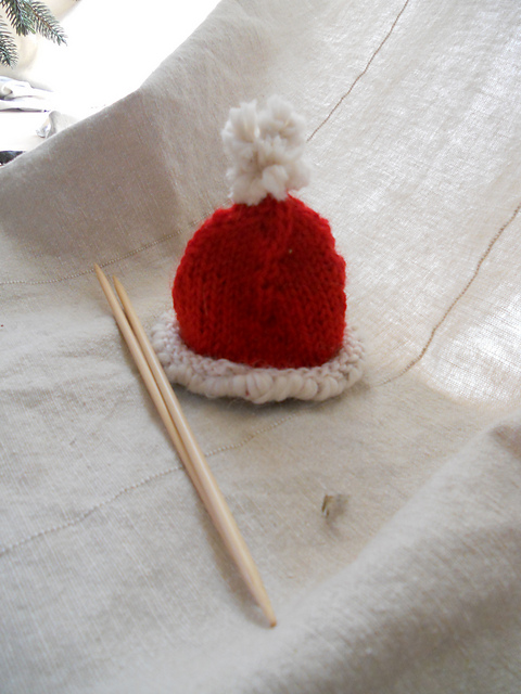 Ravelry: Christmas Cat Santa Hat pattern by Emily Brophy