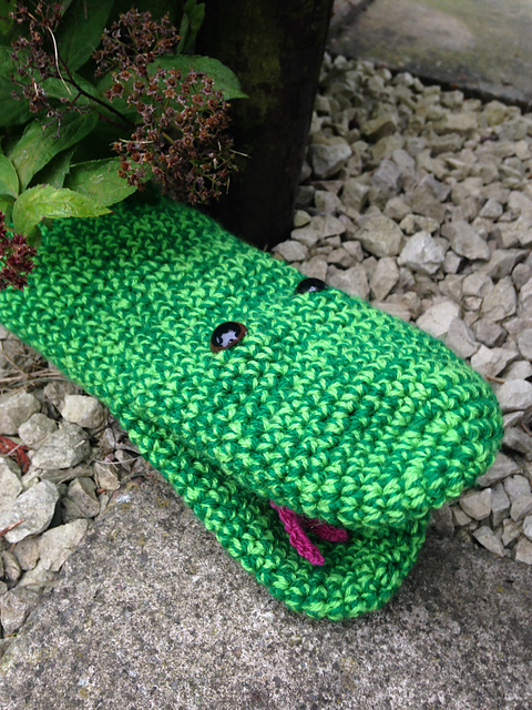 Ravelry: Snake Puppet pattern by Crochetyey