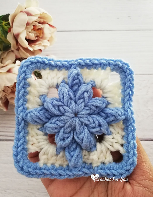 Ravelry: Bobble Drops Granny Square pattern by Erangi Udeshika