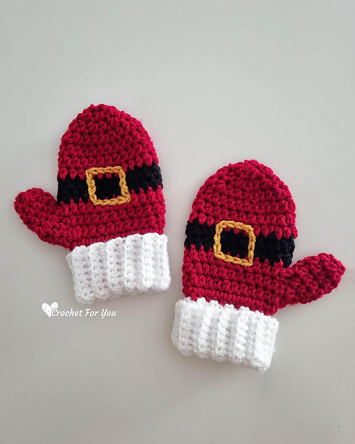 Ravelry: Santa Mittens pattern by Erangi Udeshika