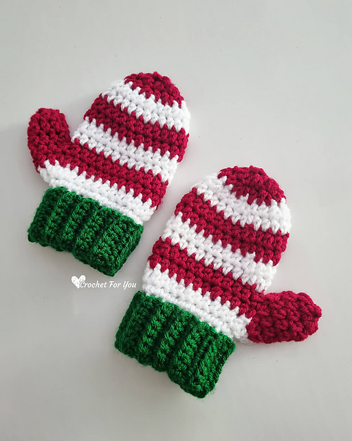 Ravelry: Santa Helper Mittens pattern by Erangi Udeshika