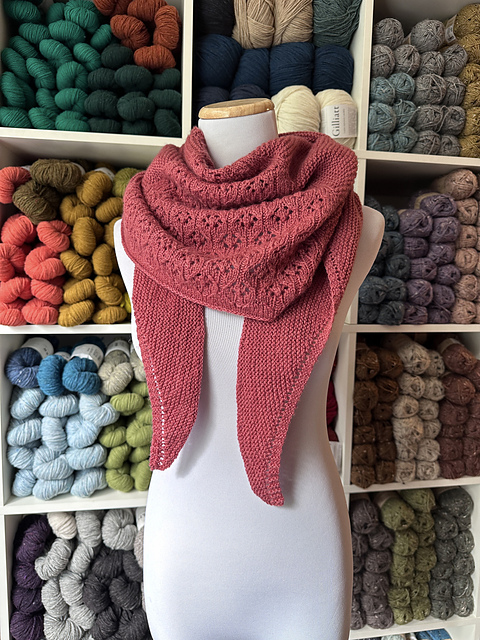 Ravelry: Ferlangen Shawl pattern by Espace Tricot