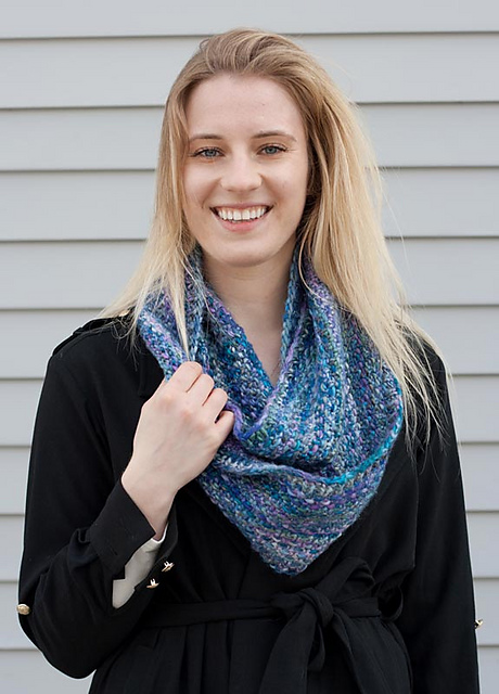 Ravelry: Pebble Stitch Cowl pattern by Estelle Yarns