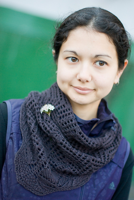 Ravelry: Lattice Neckerchief pattern by Anna Sudo