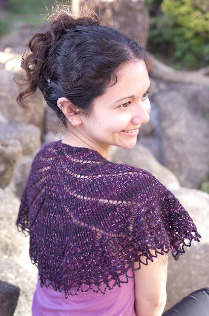 Ravelry: Amaranta Shoulderette pattern by Anna Sudo