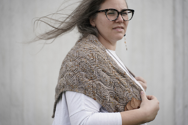 Ravelry: Esmine pattern by Anna Sudo