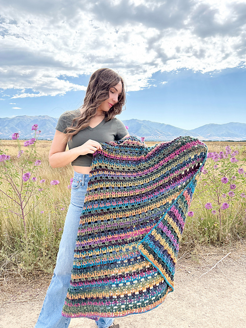 Ravelry: The Boxy Blooms Blanket pattern by Rachel Misner