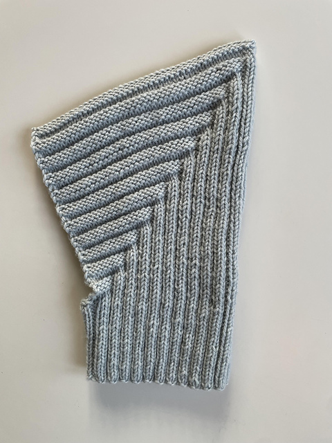 Ravelry: Pixie hue pattern by Laura Stokholm