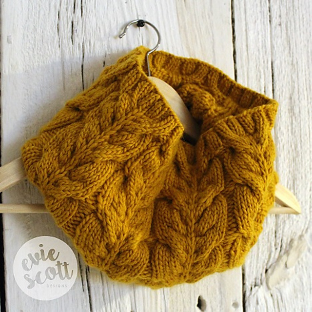 Ravelry: FALLAL cowl pattern by Evie Scott