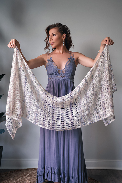 Ravelry: Rhoswen pattern by Jane Vanselous