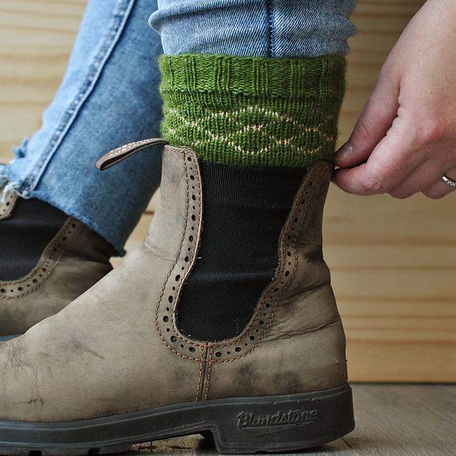 Ravelry: Irish Chain Quilt Socks pattern by Fabrications Ottawa