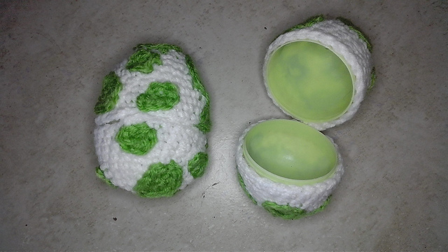 Ravelry: Spotted Yoshi Easter Egg pattern by Liz Shafer