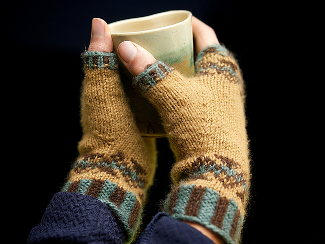 Ravelry: Cascades Mitts pattern by Emily Devlin