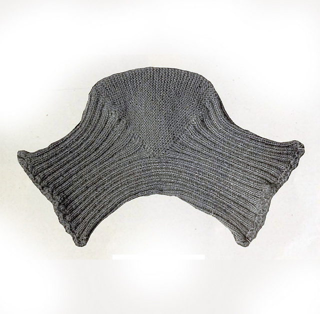 Ravelry: Knitted Knee Caps pattern by Lion Brand Yarn