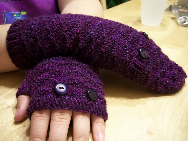 Ravelry: Fully Convertible Mittens pattern by Kaitlyn Yeager