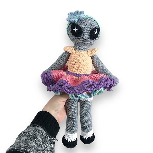 Ravelry: Alien Dolly pattern by Trish Hoskin