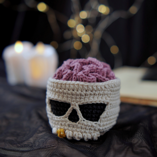 Ravelry: Brainy skull coaster set pattern by Svitlana Hurova