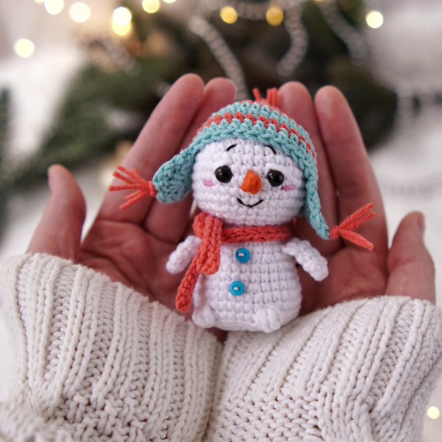 Ravelry: Cheeky snowman pattern by Svitlana Hurova