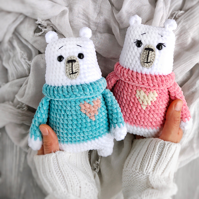 Ravelry: Bear in sweater pattern by Svitlana Hurova